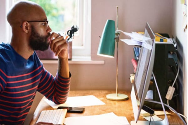 Contractor or Full-time Employee: What Work-at-Home Model is Best?